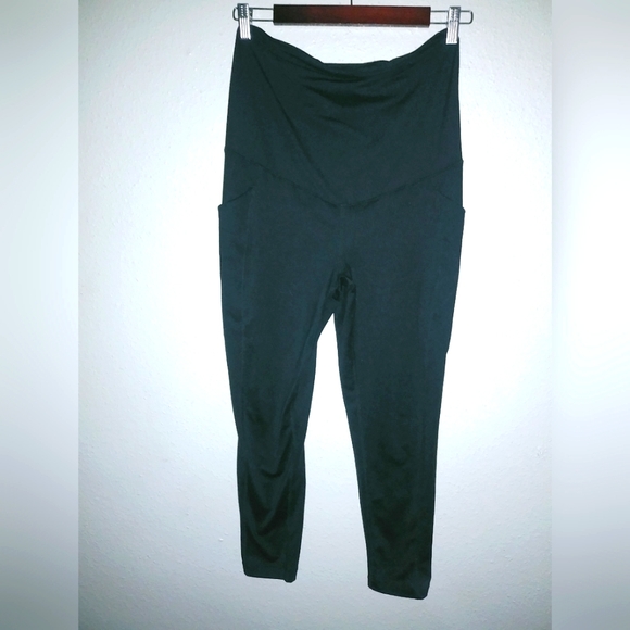 Zella | Pants & Jumpsuits | Zella M Pocketed Black Yoga Leggings | Poshmark